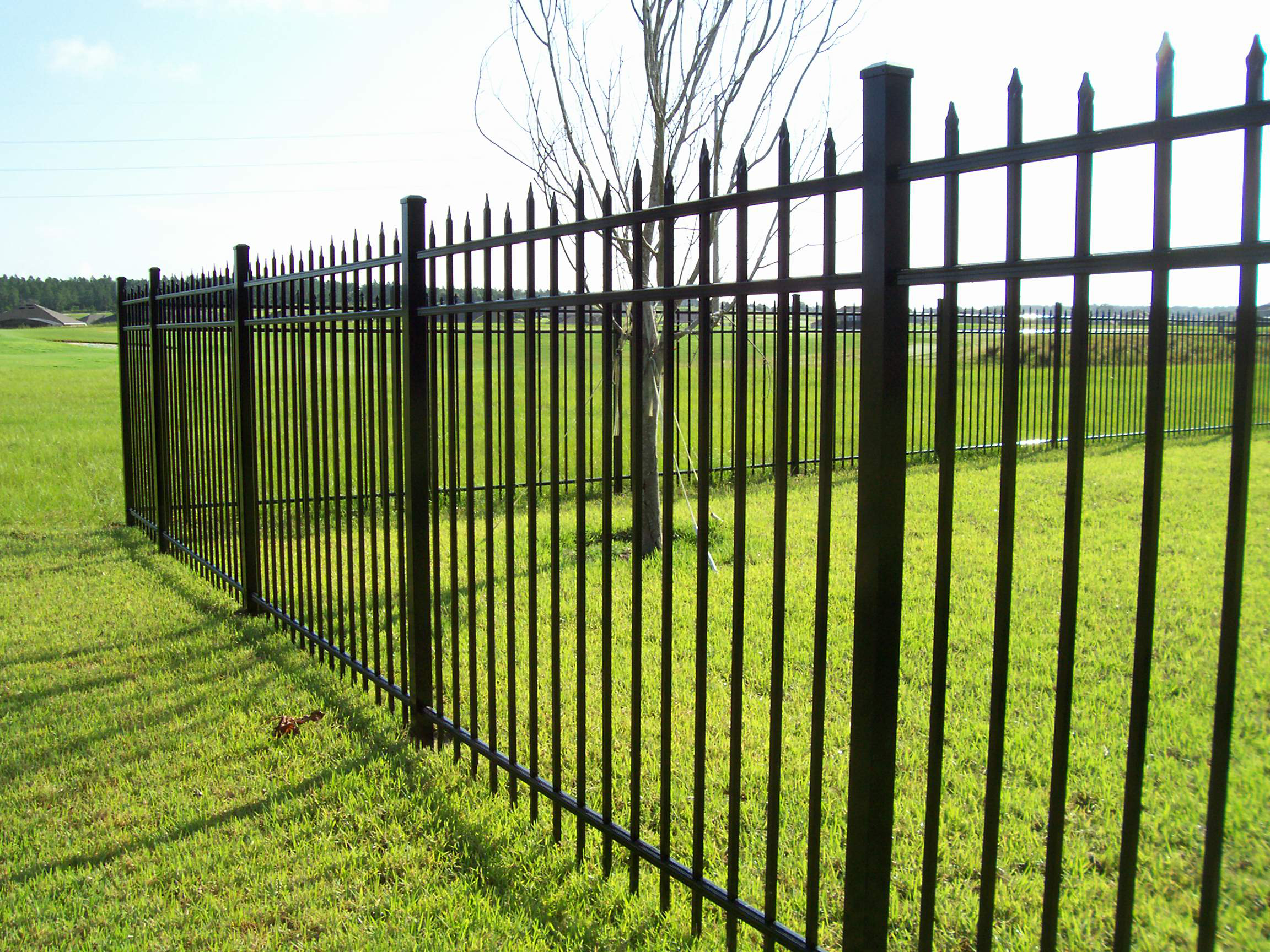 Aluminum Fencing - Deluxe Fencing and Outdoors | Fence Specialists ...